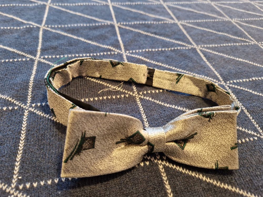 Elegante Fliege, Grau mit Muster, Vintage (Gebraucht) in MUEHLAU für ...