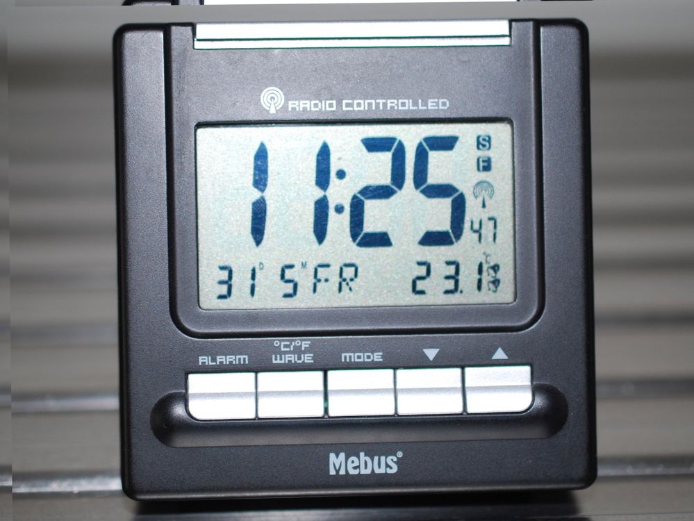 Funk Uhr Mebus Wecker 2 Alarmzeiten Datum Wochentag °C / °F (Gebraucht) in Emmen für CHF 8.5 ...