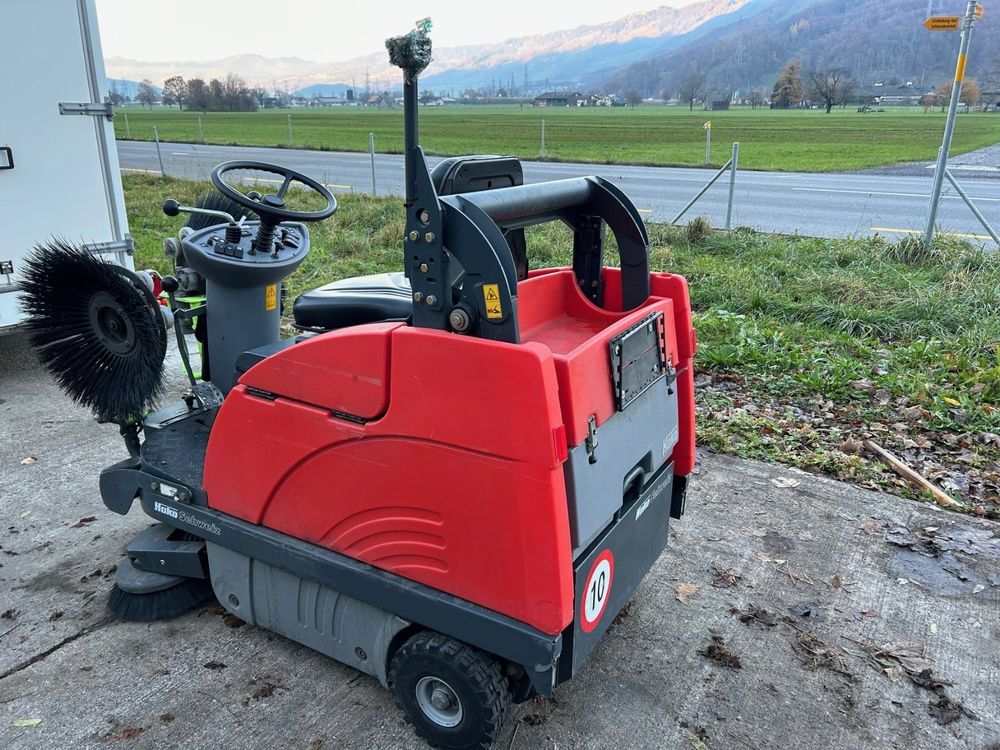 Bodenreinigungsmaschine Hako Jonas 980 VH (Gebraucht) in Niederurnen ...