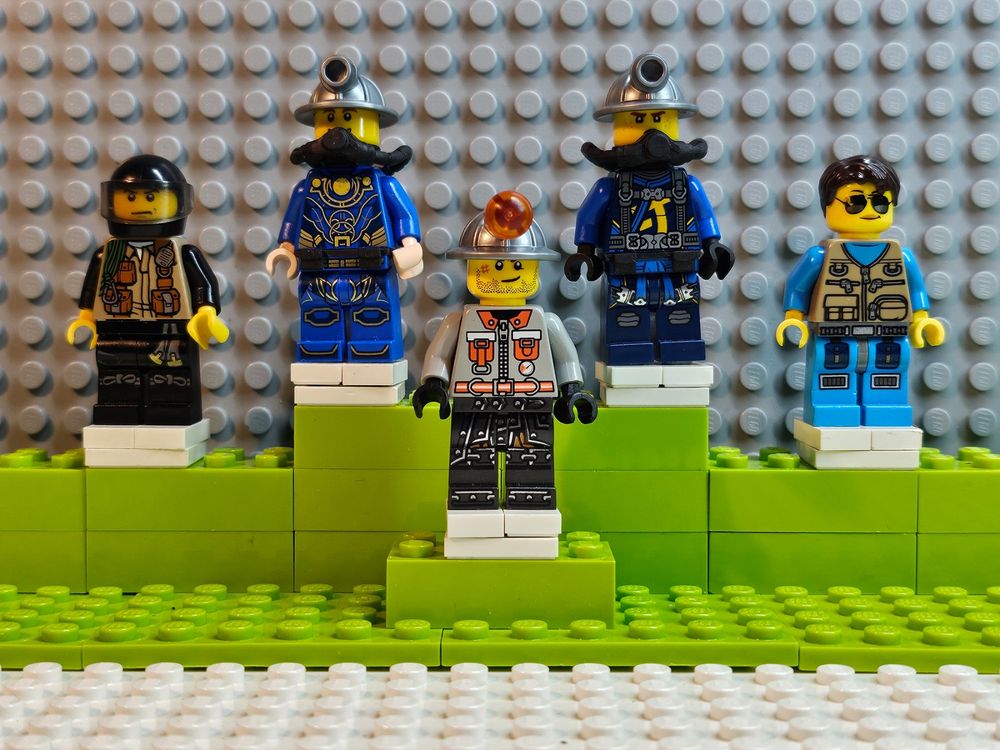 5 Lego-Minifiguren, Original oder viel Eigenkreation (Gebraucht) in ...