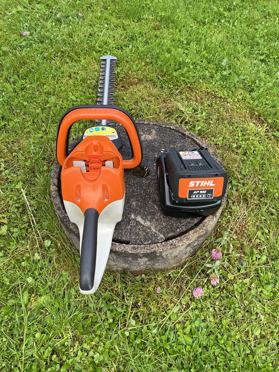 STIHL Akku Heckenschere HSA 65, mit Neue Akku und Ladegerät | Kaufen auf Ricardo