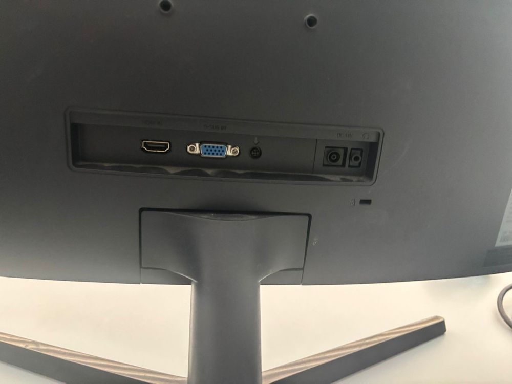 Samsung Curved Monitor 27 Zoll C27R500FHE – Full HD (Gebraucht) in ...