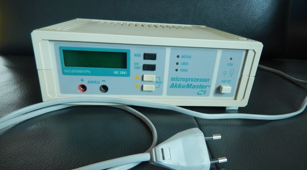 Akku - Ladegerät Microprozessor gesteuert AkkuMaster C3 (Gebraucht) in Langendorf für CHF 19 ...