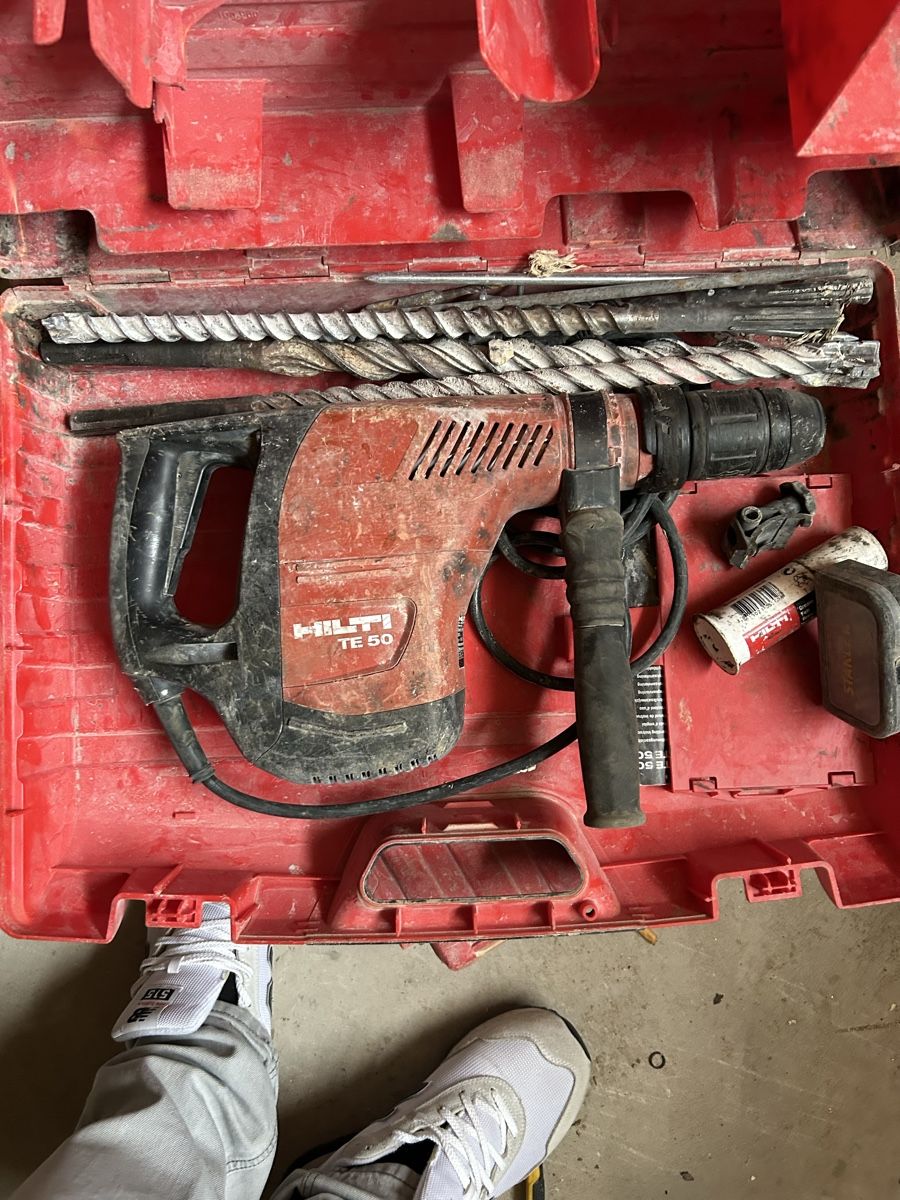 Hilti TE 50 et Hilti te 6 a36 a accu (Usato) a Ste-Croix per CHF 600 ...