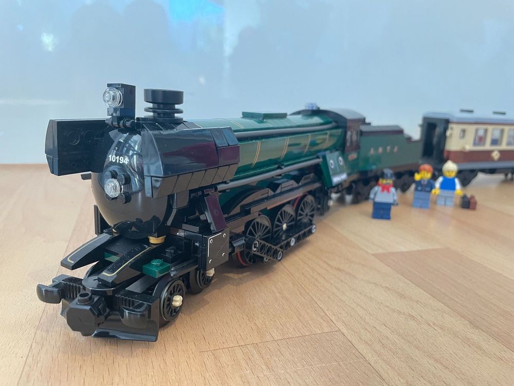 Lego Train 10194 Emerald Night & 2 Wagon | Kaufen auf Ricardo