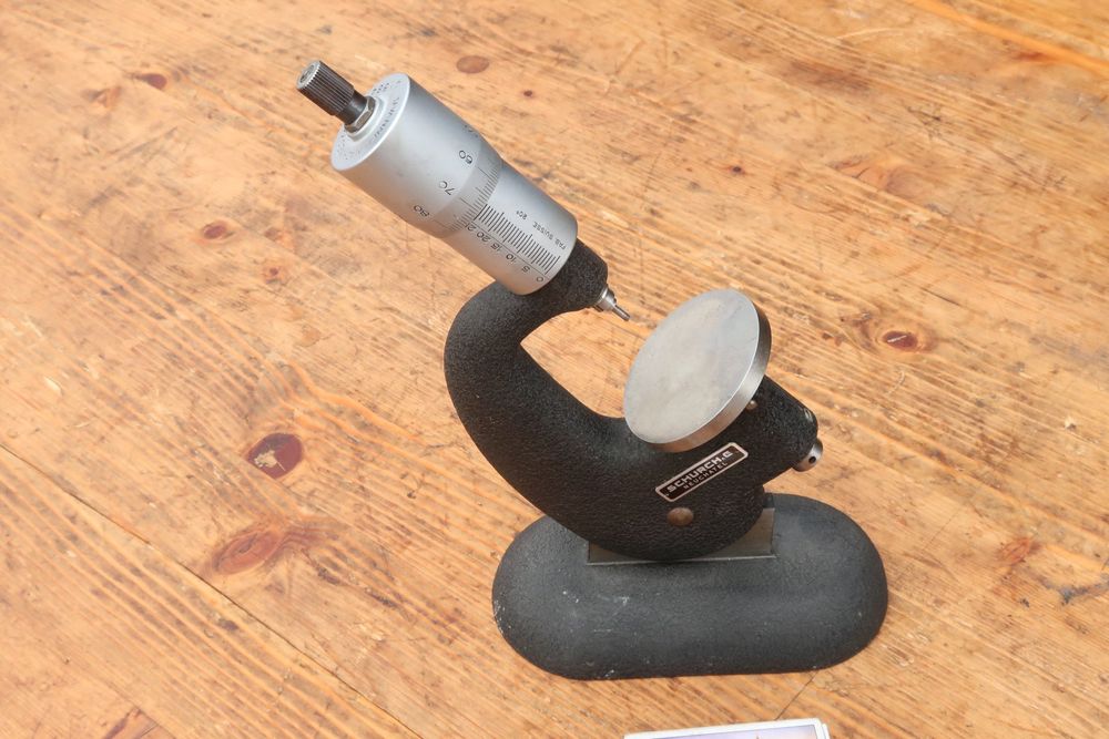 Kleiner Tisch Mikrometer aus Tavannes Machines SA (Gebraucht) in Biel ...