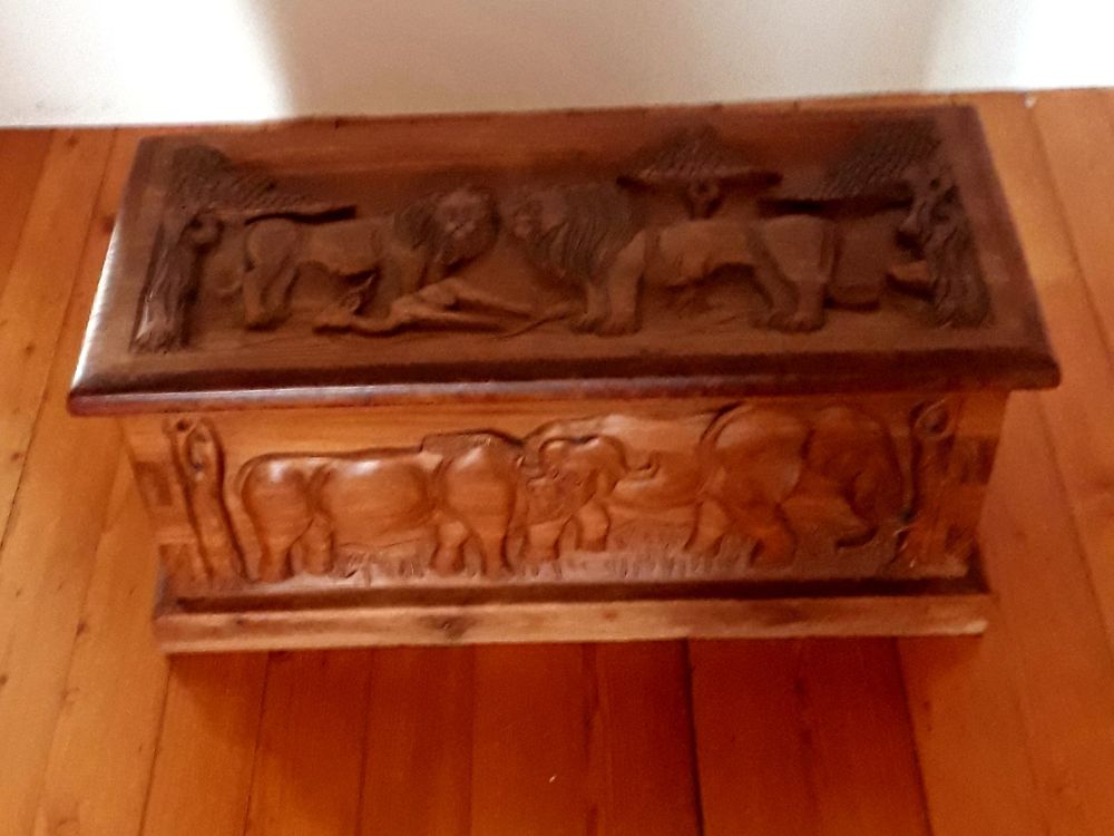 Holztruhe aus Afrika (Gebraucht) in Gossau SG für CHF 30 – nur Abholung auf Ricardo kaufen