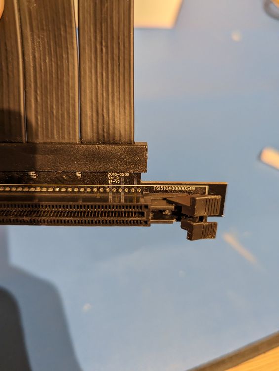 Lian Li Riser Kabel 30cm PCIe 3.0 (Gebraucht) in Schwarzenegg für CHF 15 – mit Lieferung auf ...