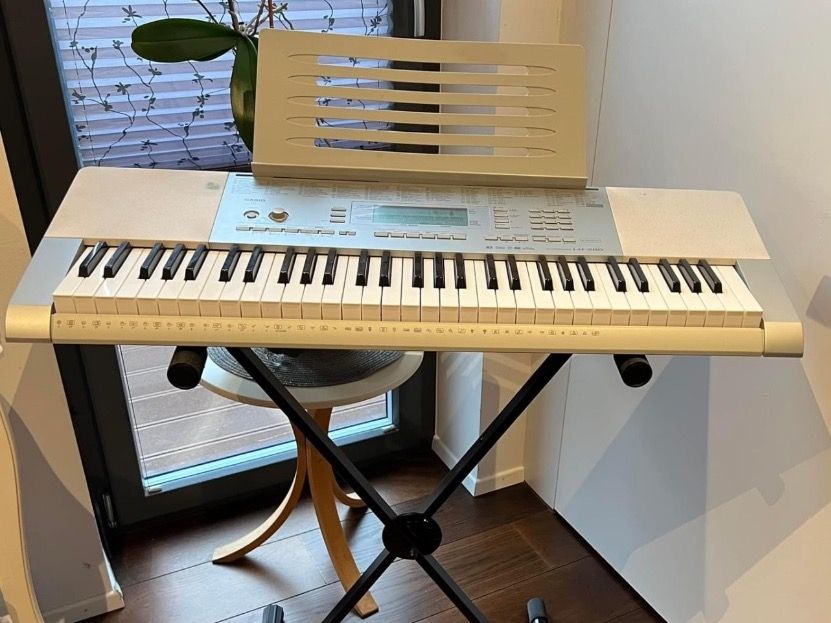 Keyboard Lk-280 mit Ständer und Notenständer (Gebraucht) in Obfelden ...