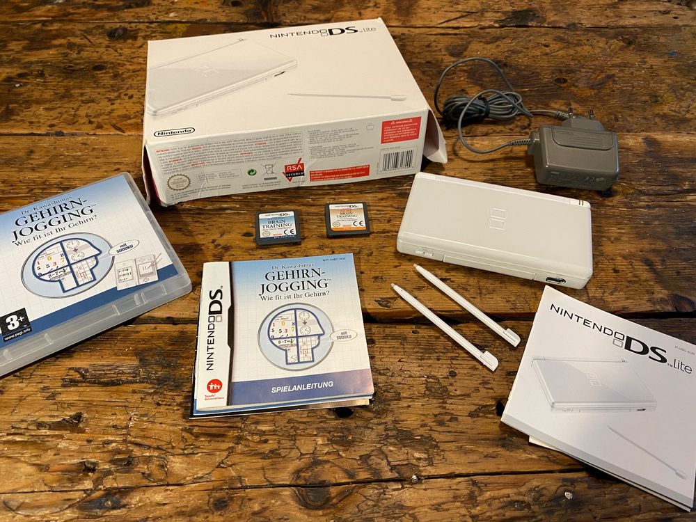Nintendo DS Lite, weiss, Gehirnjogging, Brain Training, (Gebraucht) in ...