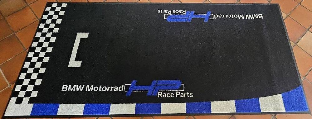 BMW HP4 - Race Teppich (Gebraucht) in Siglistorf für CHF 260 – nur ...