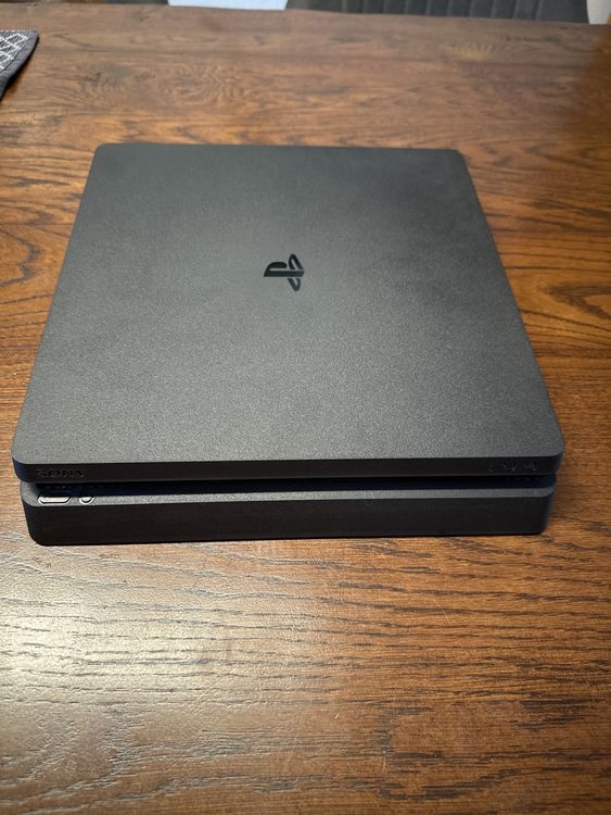 PlayStation 4, Slim, 1 TB, 2016 | Kaufen auf Ricardo