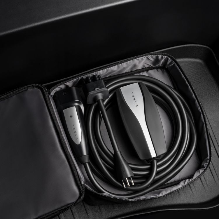 Tesla Mobile Connector – CH Haushaltsstecker & EU Schuko (Gebraucht) in ...