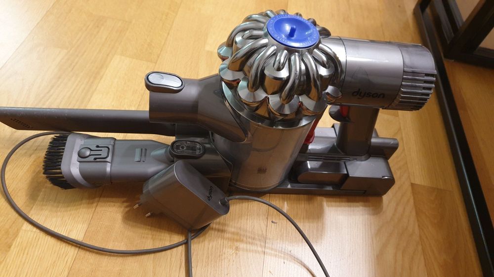 Dyson DC 62 Akkusauger | Kaufen auf Ricardo