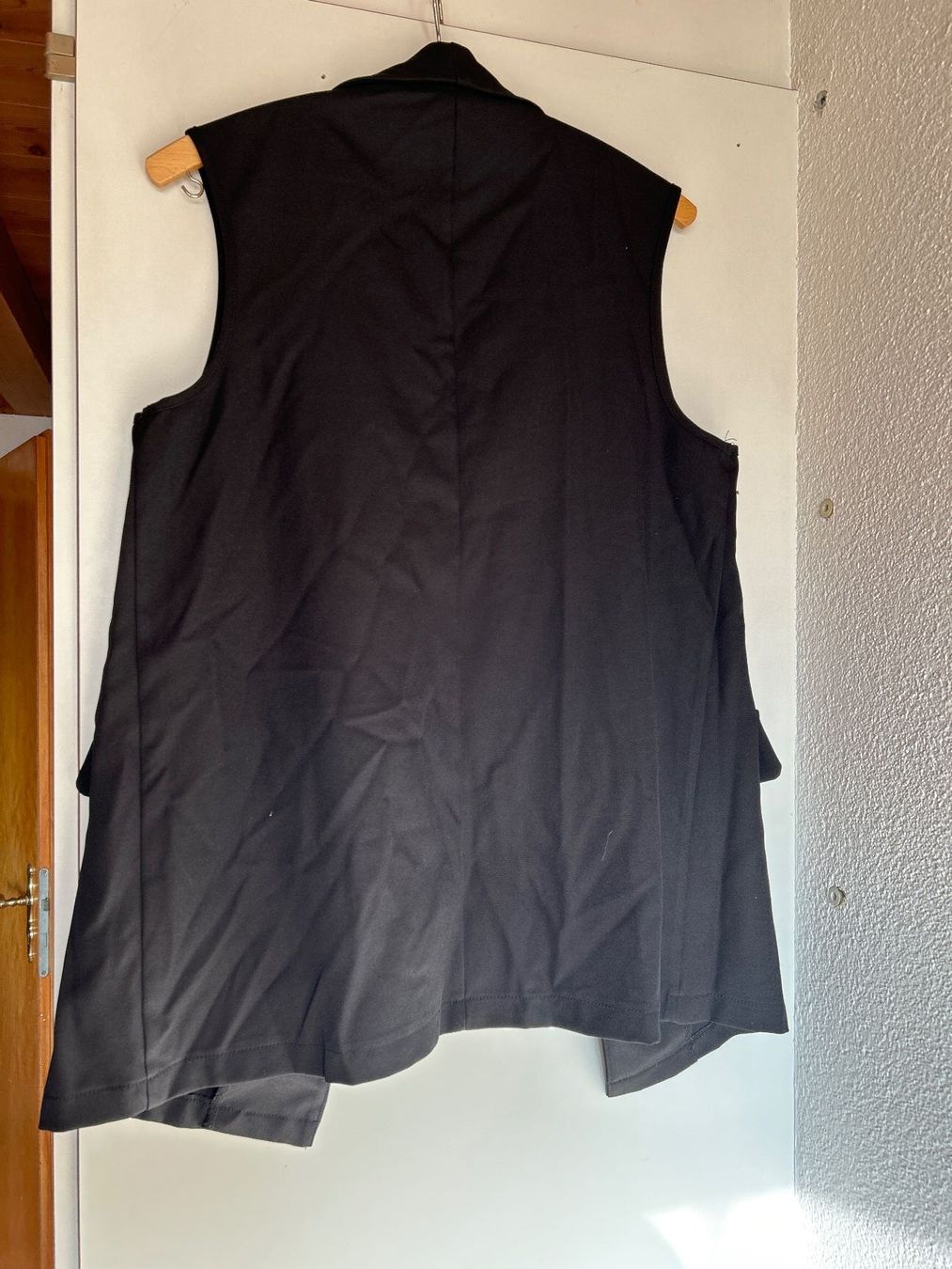 Schwarze Stoffweste, Gr. S – perfekt für den Übergang! (Gebraucht) in ...