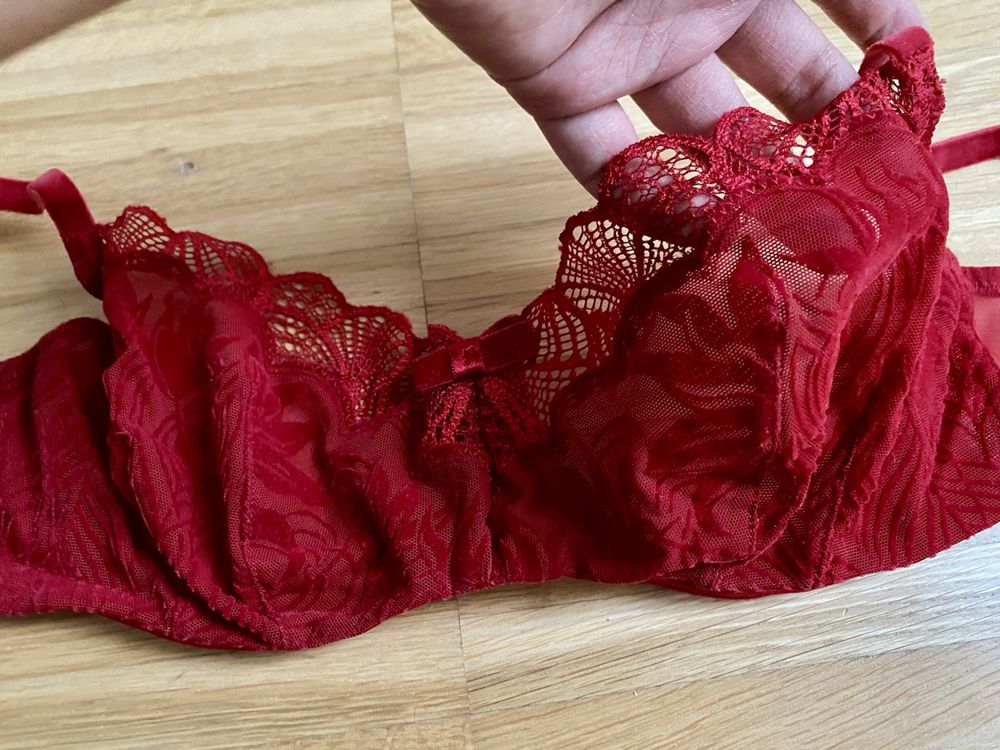 Triump Intricate Lace Underwire Bra Red Size 70 Cup B -7 (Neu (gemäss ...