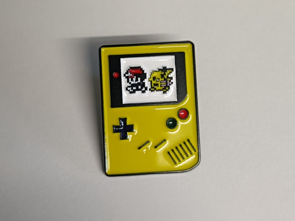 Pin Gelber Gameboy mit Ash und Pikachu aus Pokémon (Neu (gemäss ...