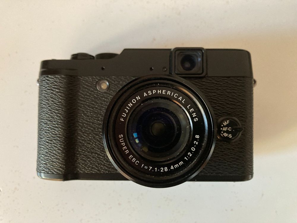Fujifilm X10 (Defekt) in Bern für CHF 96 – mit Lieferung auf Ricardo kaufen