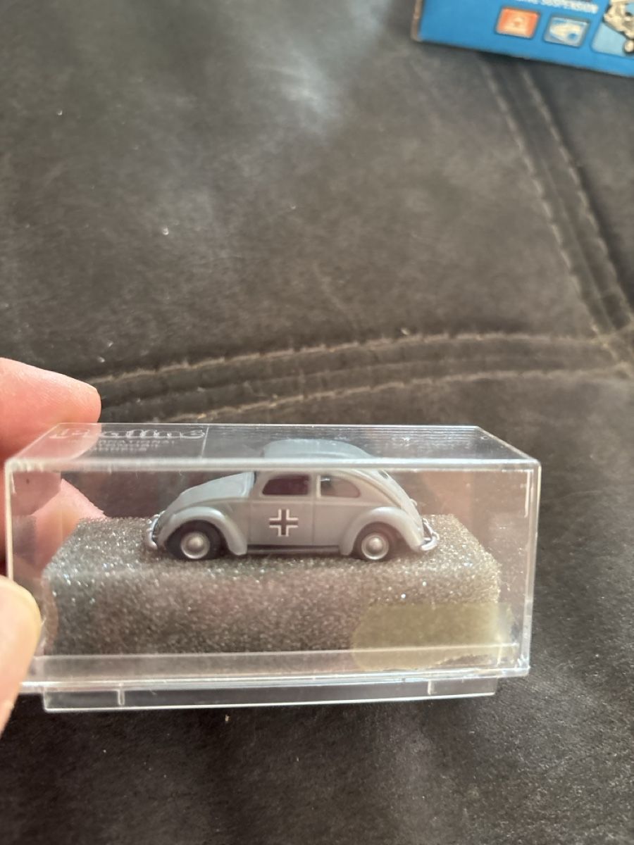 Praliné 1:87 VW Käfer grau mit Kreuz - Rarität! Top (Neu und ...