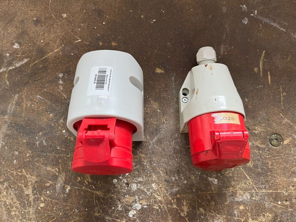 2 Stk 16A Steckdose | Kaufen auf Ricardo