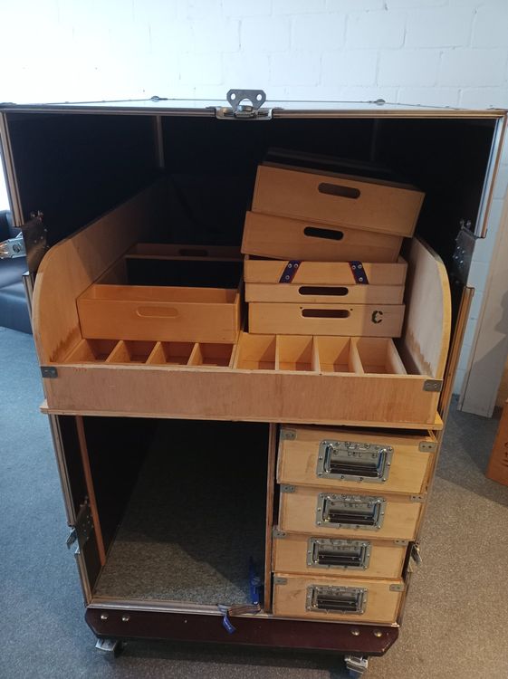 Flightcase Schrank mit Deckel - 125x85x140 - Swisscase (Gebraucht) in Grabs für CHF 200 – nur ...