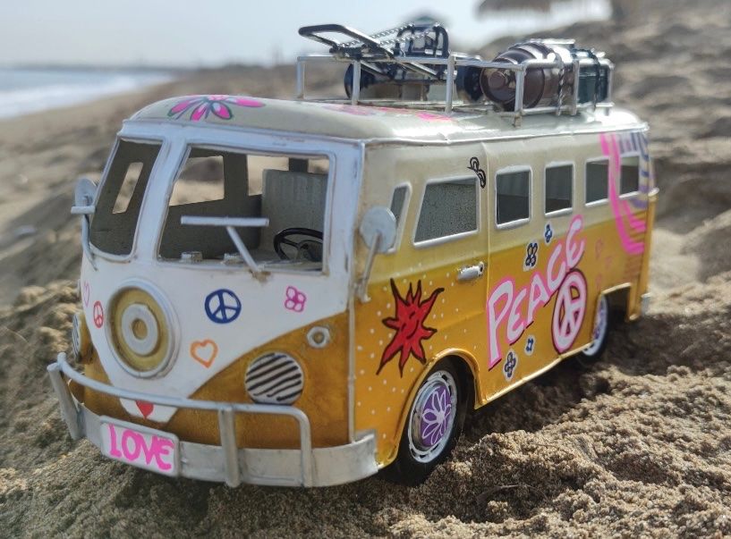 VW Hippie Bus aus Blech (Neu und originalverpackt) in Langendorf für ...