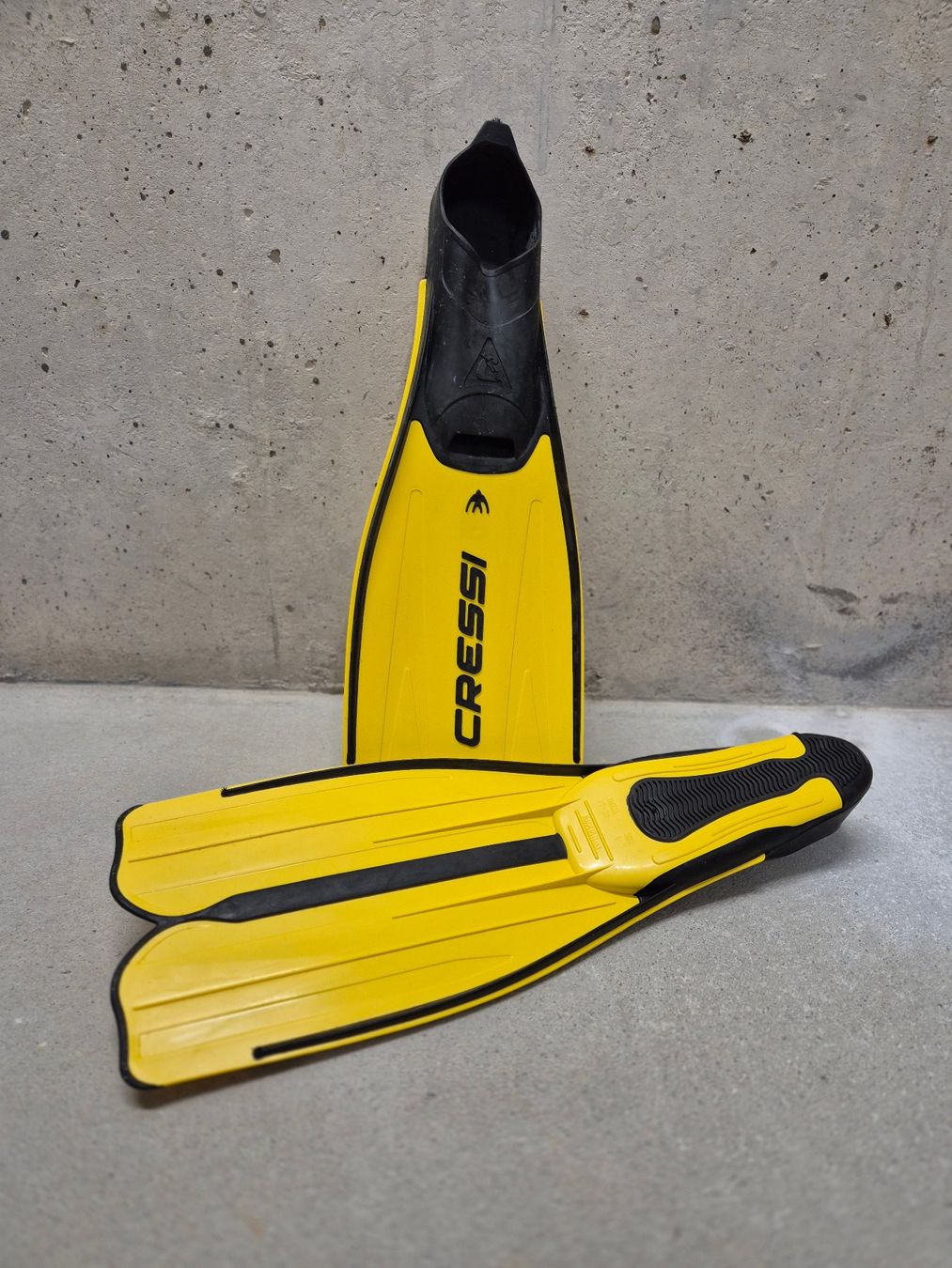 Cressi Flossen gelb/schwarz, Grösse 37-38, Top Zustand! (Gebraucht) in ...