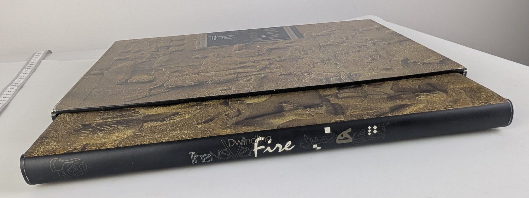 Seltenes Buch "The Never Dwindling Fire" im Schuber (Gebraucht) in ...