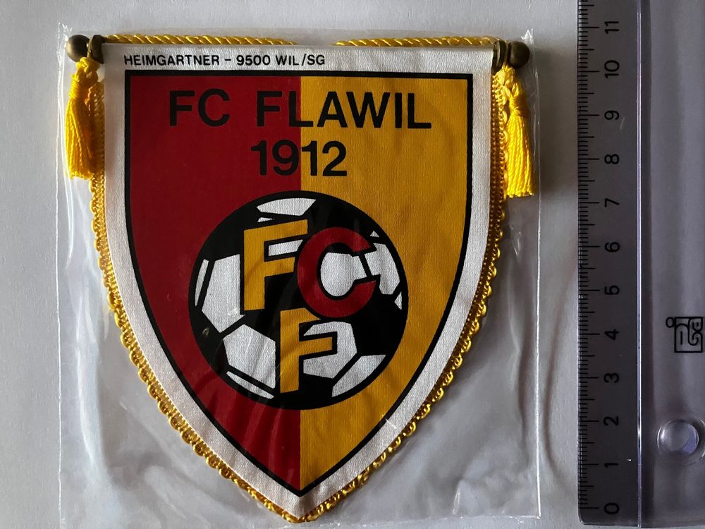 Vintage Fanion/Wimpel FC FLAWIL 1912 (Neu und originalverpackt) in Gland für CHF 5 – mit ...