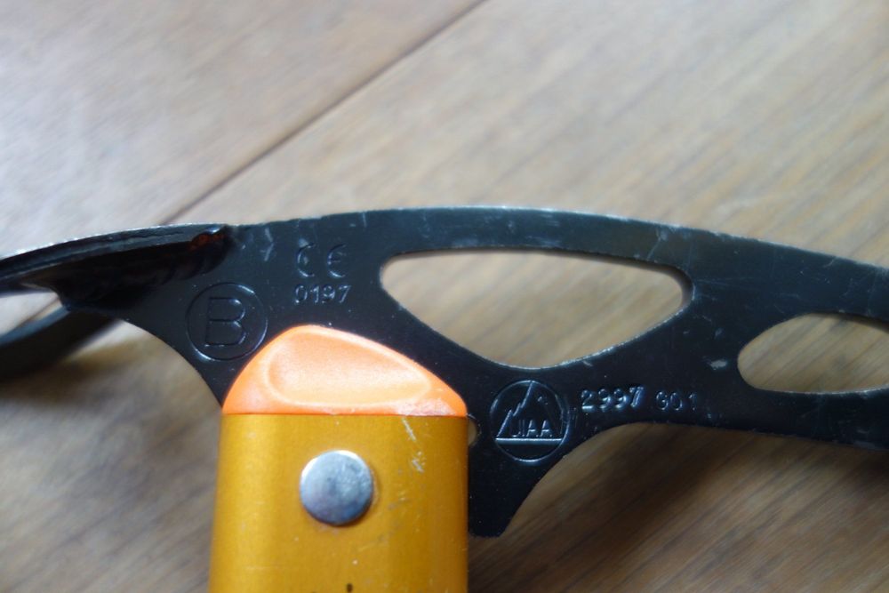 Pickel Petzl Charlet Moser 67cm (Gebraucht) in für CHF 37 – mit ...