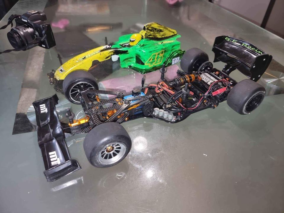 Verkaufe RC Xray F1 (Gebraucht) in Unterentfelden für CHF 200 – mit Lieferung auf Ricardo kaufen