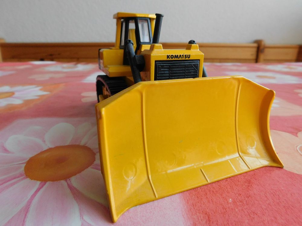 Siku Komatsu D375A Dozer 1:55 (Neu (gemäss Beschreibung)) in ...