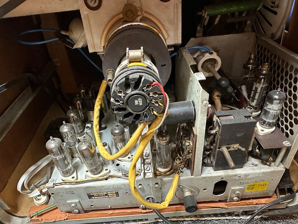 Philips S/W-Fernseher TX 1422A/05 (Defekt) in Basel für CHF 50 – nur ...