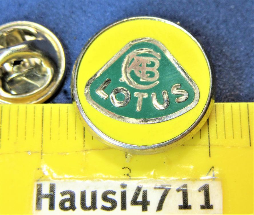 LOTUS LOGO AUTO PIN GEFAHREN (Gebraucht) in Ettingen für CHF 4.95 – mit ...