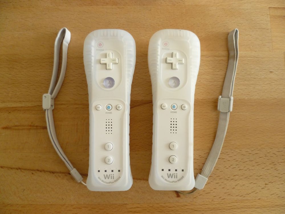 2 originale Wii Remote Controller Motion Plus Inside (Gebraucht) in ...