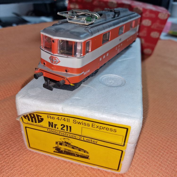 HAG Nr.211 Re 4/4II Swiss Express H0 Gleichstrom-2 Leiter (Gebraucht) in Turbenthal für CHF 111 ...