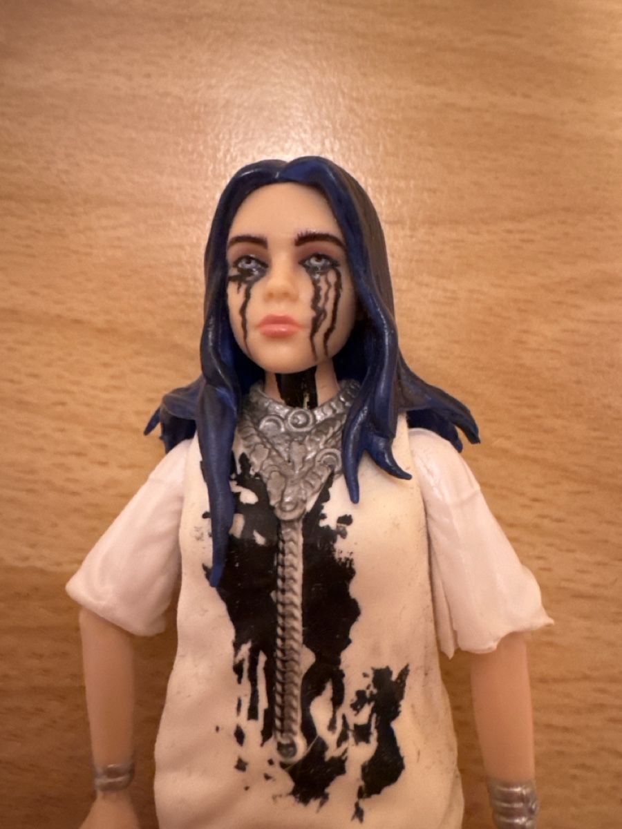 Billie Eilish Puppe, Sammlerstück, Zustand Gut, Selten! (Gebraucht) in ...