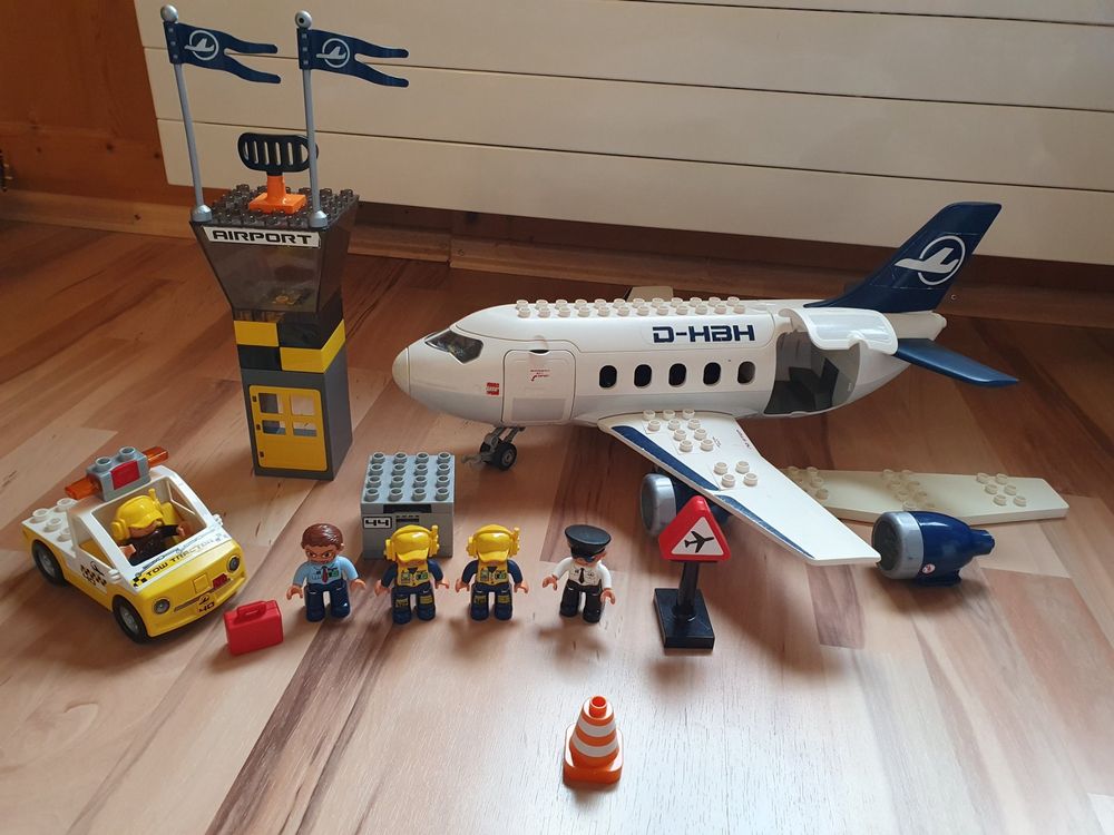 Lego Duplo Flugzeug mit Flughafen (Gebraucht) in St.Gallen für CHF 40 ...