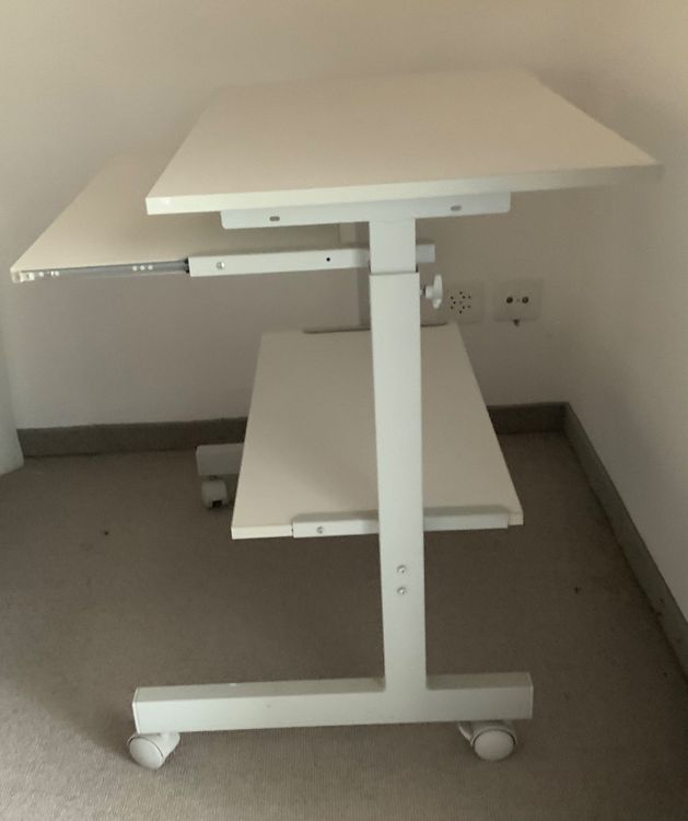 PC Tisch, Höhenverstellbar auf Rollen | Kaufen auf Ricardo