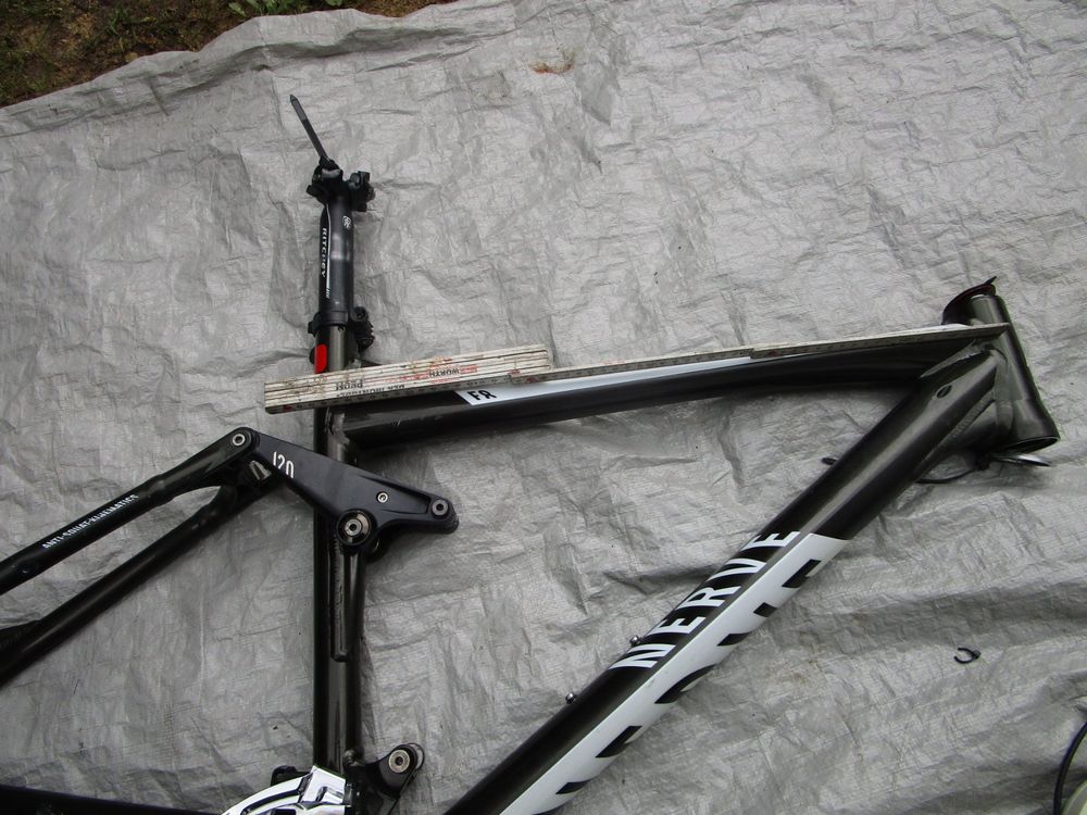 Alu Fully CANYON NERVE Rahmen Gr M f.26" 3142g (Gebraucht) in Ottikon für CHF 70 – mit Lieferung ...