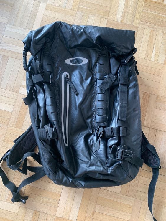 Oakley Motion 26L waterproof bag | Kaufen auf Ricardo