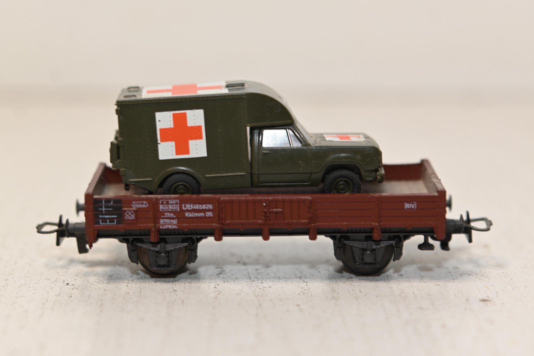 Güterwagen mit Ambulanz, Roco HO/DC ohne OVP (Gebraucht) in Laupen ZH ...