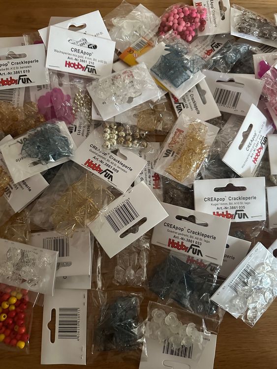 Grosses Paket Perlen zum Basteln (Neu (gemäss Beschreibung)) in Windlach für CHF 6 – mit ...