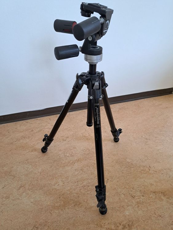 Manfrotto 190B + 141RC (Gebraucht) in Caslano für CHF 50 – mit ...