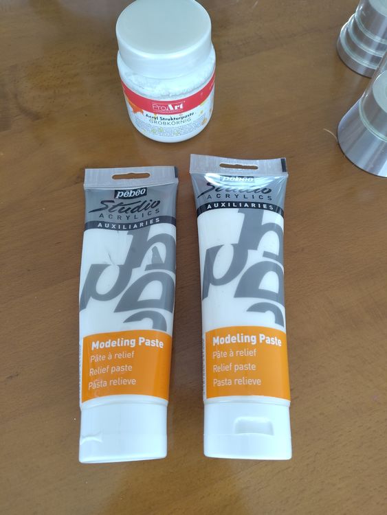 Acryl modeling paste / Strukturpaste (Gebraucht) in Bern für CHF 0.5 – mit Lieferung auf Ricardo ...