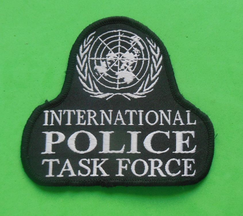 IPTF - International Police Task Force (Gebraucht) in Zwillikon für CHF ...