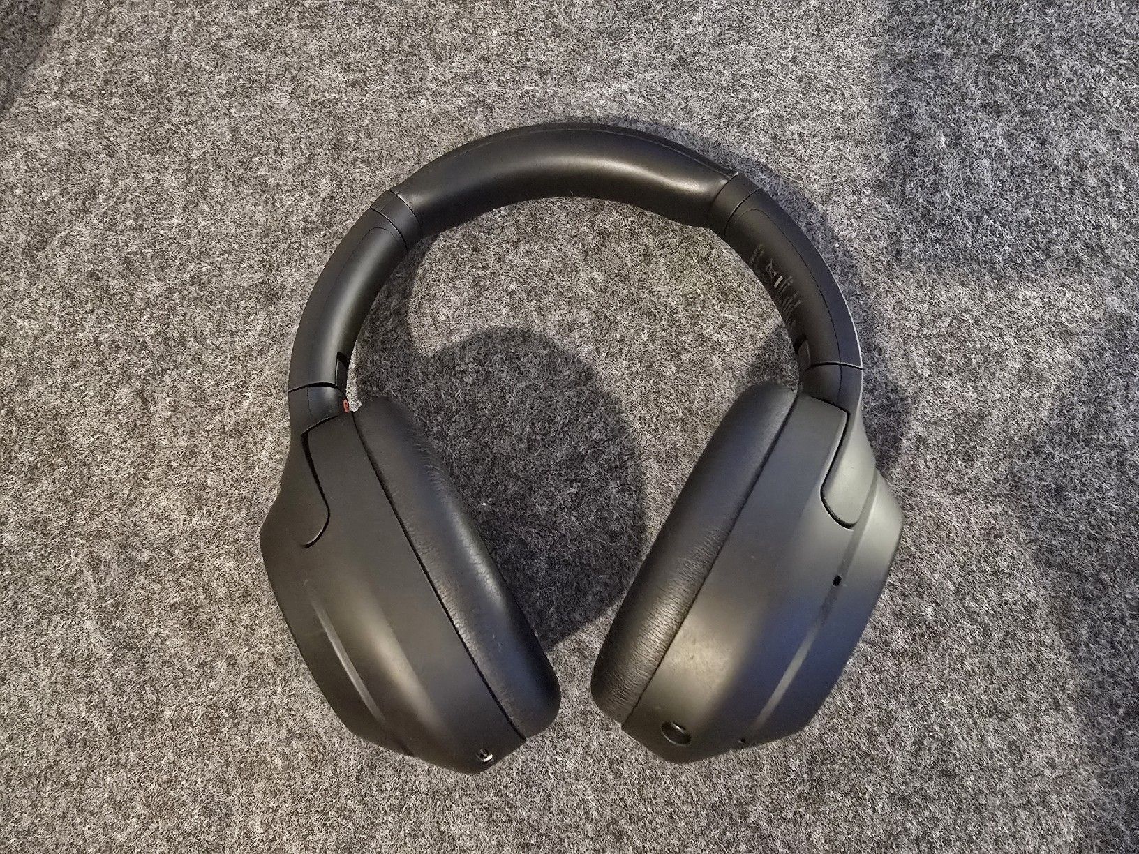 Casque Sony WH-1000XM4 Noir - Livraison offerte! (D'occasion) à Chézard ...