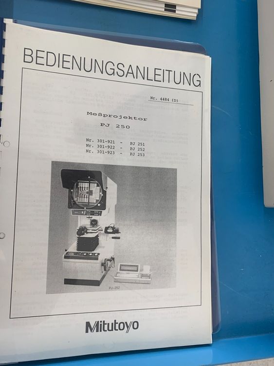 Messprojektor Mitutoyo PJ 250 | Kaufen auf Ricardo