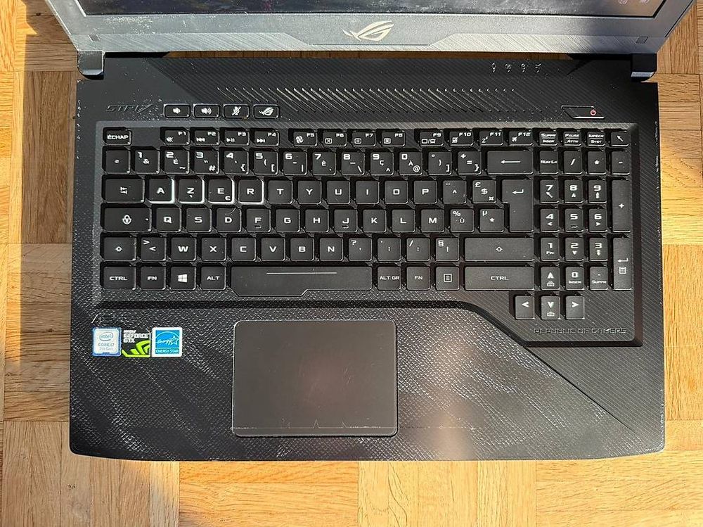 ASUS ROG Strix Gaming Laptop - 7th Gen i7/ GTX 1050 / 120Hz (Gebraucht ...