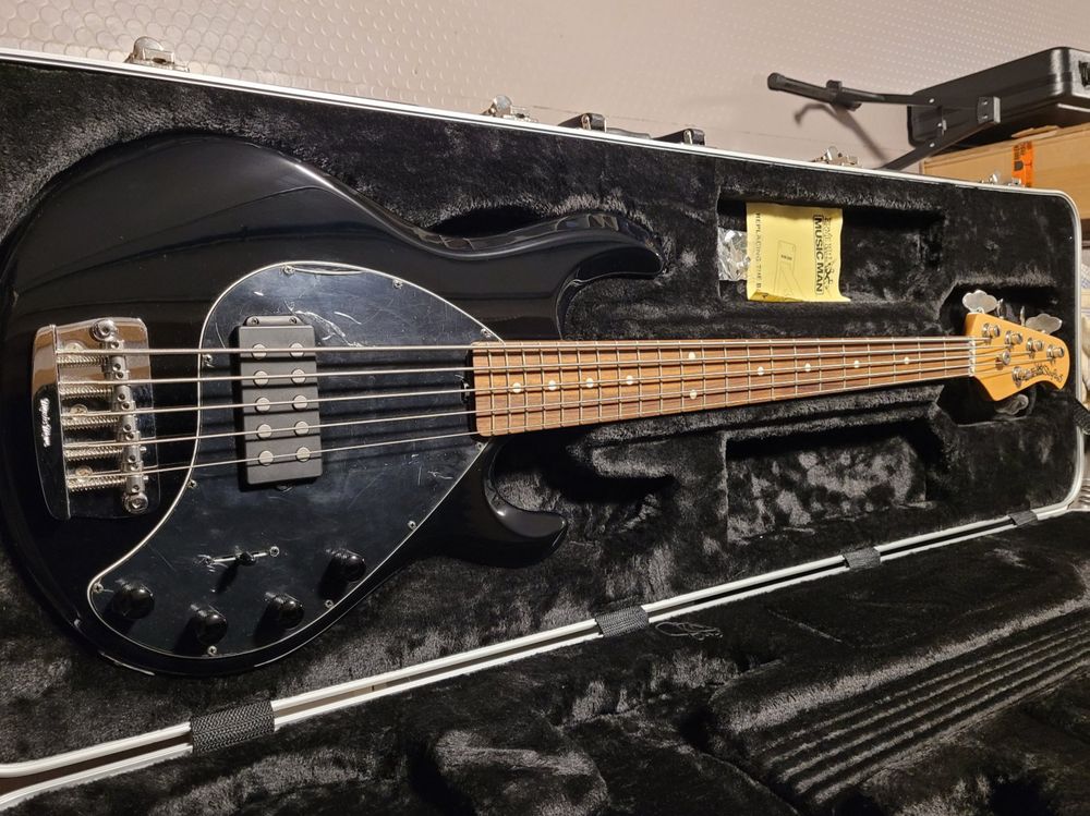 Music Man StingRay 5 H 3-EQ Black 5-Strings (Gebraucht) in Orpund für CHF 1440 – nur Abholung ...